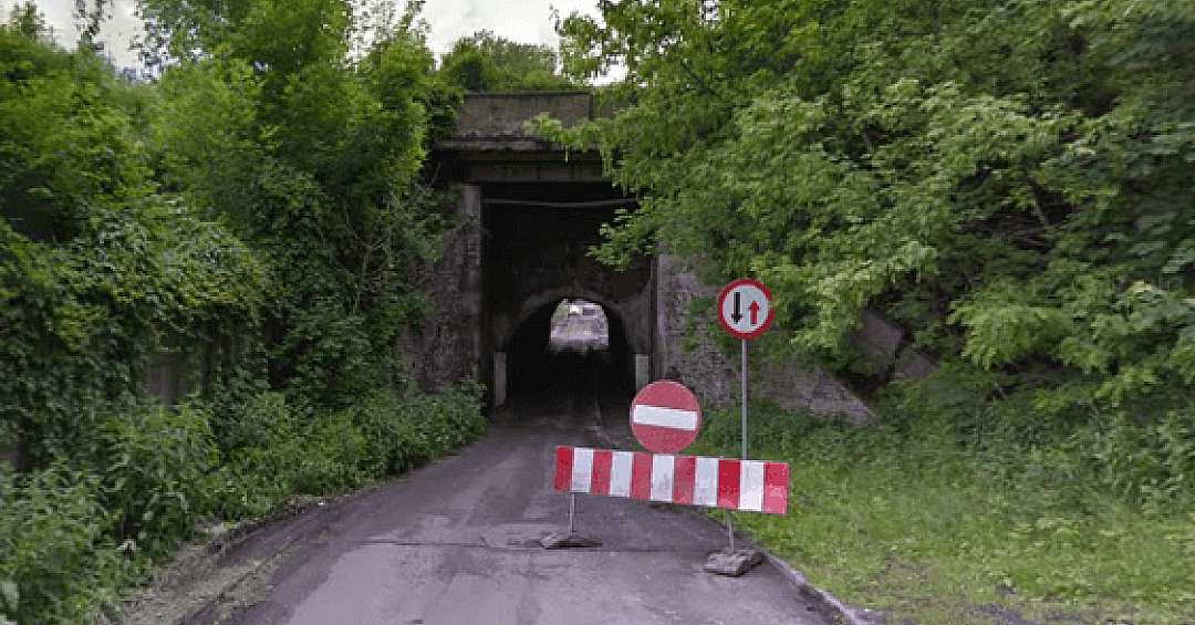 Radzionków. Przejazd pod wiaduktem na ulicy Szybowej otwarty. Remont kilku metrów jezdni trwał ...