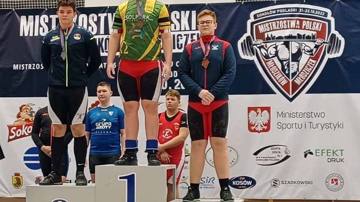 Piekarzanin na podium Mistrzostw Polski w podnoszeniu ciężarów. Uzyskał w dwuboju 190 kg